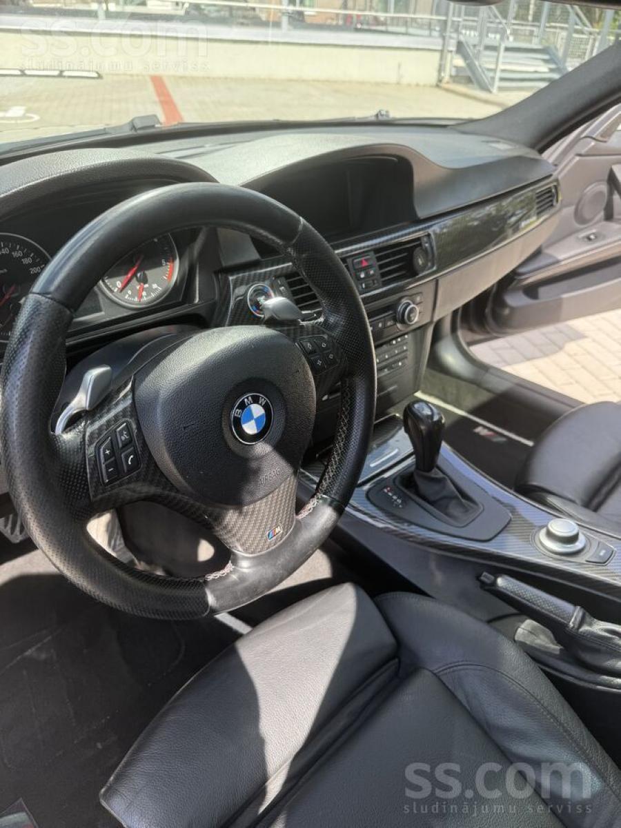 Black BMW 325 2007 in Riga, with an engine capacity of 3.00 L and mileage of 340 thousand km for 4700 €, photo 9 on AUTOMOTO.COM.LV