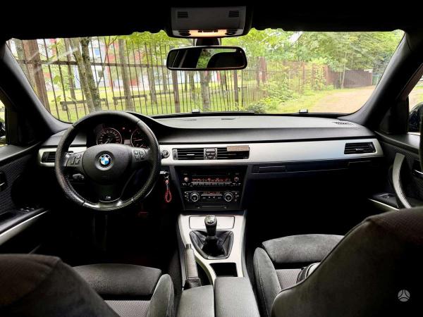 Black BMW 325 2007 in Kaunas, with an engine capacity of 0.00 L and mileage of 417 thousand km for 4400 €, photo 5 on AUTOMOTO.COM.LV