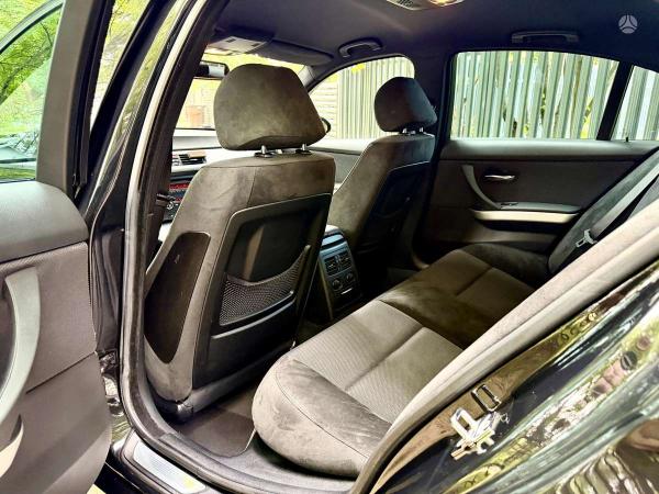Black BMW 325 2007 in Kaunas, with an engine capacity of 0.00 L and mileage of 417 thousand km for 4400 €, photo 6 on AUTOMOTO.COM.LV
