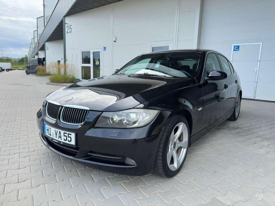 Melns BMW 325 2007 Viļņa, ar dzinēja tilpumu 2.99 L un nobraukumu 297 tūkst. km par 4299 €, foto 4 vietnē AUTOMOTO.COM.LV