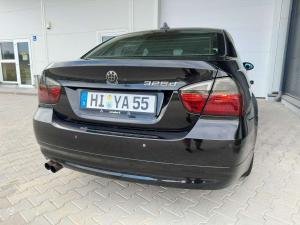Melns BMW 325 2007 Viļņa, ar dzinēja tilpumu 2.99 L un nobraukumu 297 tūkst. km par 4299 €, foto 9 vietnē AUTOMOTO.COM.LV