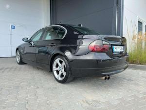 Melns BMW 325 2007 Viļņa, ar dzinēja tilpumu 2.99 L un nobraukumu 297 tūkst. km par 4299 €, foto 16 vietnē AUTOMOTO.COM.LV