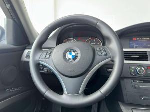 Melns BMW 325 2007 Viļņa, ar dzinēja tilpumu 2.99 L un nobraukumu 297 tūkst. km par 4299 €, foto 22 vietnē AUTOMOTO.COM.LV