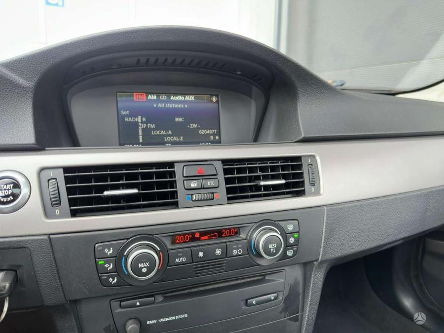 Melns BMW 325 2007 Viļņa, ar dzinēja tilpumu 2.99 L un nobraukumu 297 tūkst. km par 4299 €, foto 25 vietnē AUTOMOTO.COM.LV