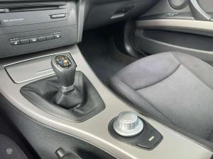 Melns BMW 325 2007 Viļņa, ar dzinēja tilpumu 2.99 L un nobraukumu 297 tūkst. km par 4299 €, foto 26 vietnē AUTOMOTO.COM.LV