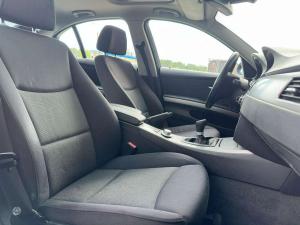 Melns BMW 325 2007 Viļņa, ar dzinēja tilpumu 2.99 L un nobraukumu 297 tūkst. km par 4299 €, foto 28 vietnē AUTOMOTO.COM.LV