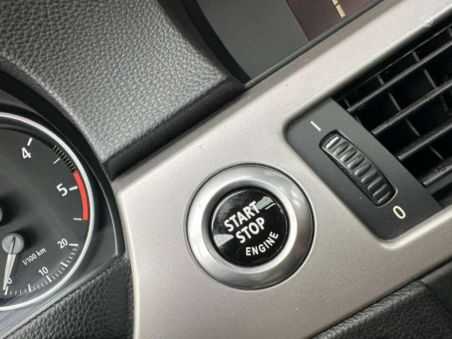 Melns BMW 325 2007 Viļņa, ar dzinēja tilpumu 2.99 L un nobraukumu 297 tūkst. km par 4299 €, foto 33 vietnē AUTOMOTO.COM.LV
