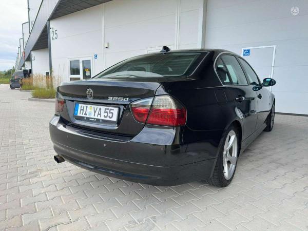 Black BMW 325 2007 in Vilnius, with an engine capacity of 2.99 L and mileage of 297 thousand km for 4299 €, photo 10 on AUTOMOTO.COM.LV