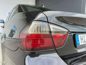 Black BMW 325 2007 in Vilnius, with an engine capacity of 2.99 L and mileage of 297 thousand km for 4299 €, photo 18 on AUTOMOTO.COM.LV