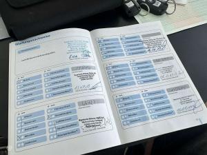 Black BMW 325 2007 in Vilnius, with an engine capacity of 2.99 L and mileage of 297 thousand km for 4299 €, photo 37 on AUTOMOTO.COM.LV