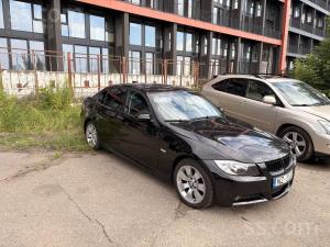 Black BMW 325 2007 in Riga, with an engine capacity of 3.00 L and mileage of 333 thousand km for 6000 €, photo 4 on AUTOMOTO.COM.LV