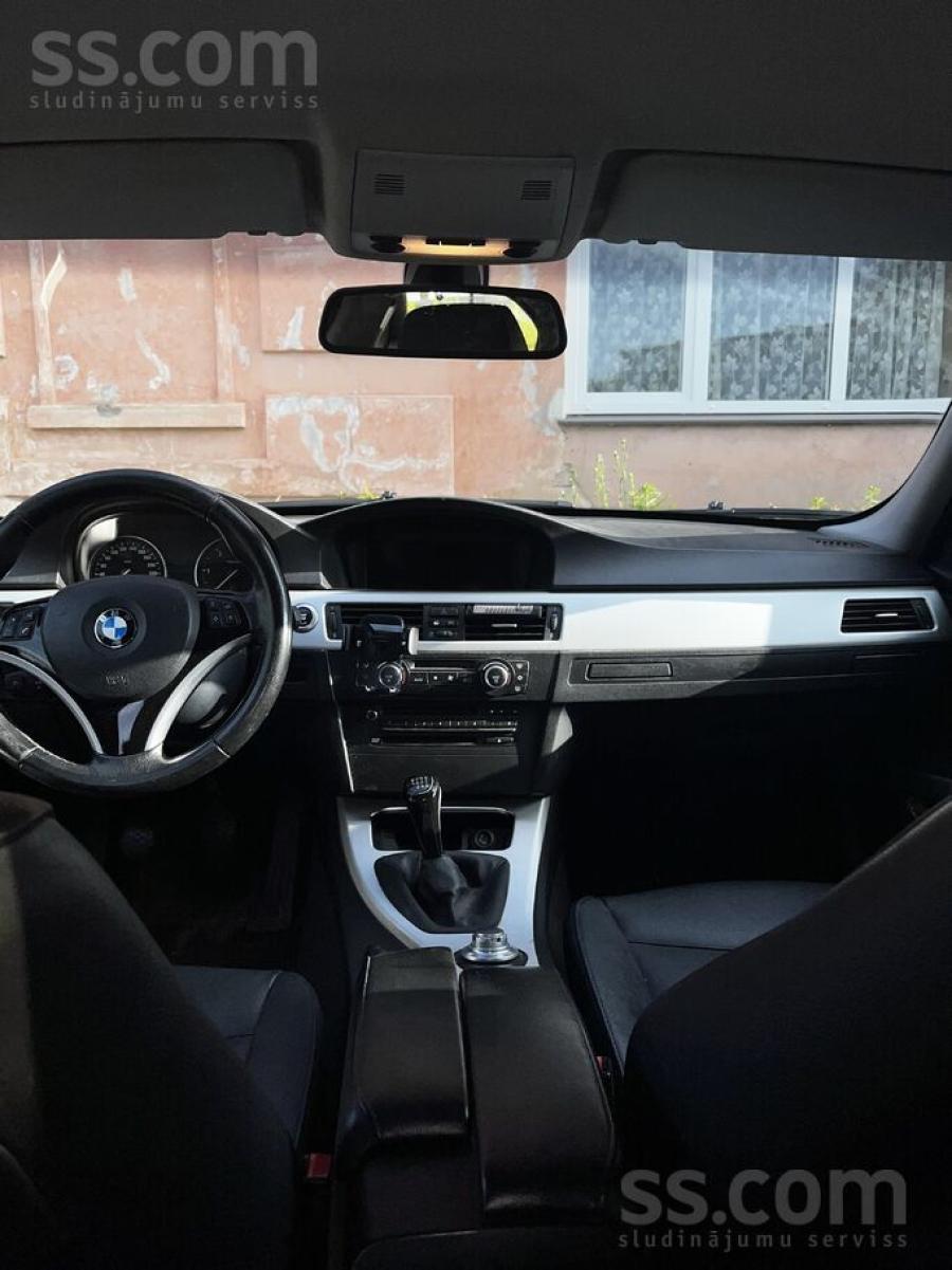 Black BMW 325 2007 in Riga, with an engine capacity of 3.00 L and mileage of 333 thousand km for 6000 €, photo 6 on AUTOMOTO.COM.LV