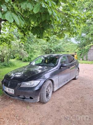 Black BMW 325 2008 in Cesis, with an engine capacity of 3.00 L and mileage of 309 thousand km for 3900 €, photo 1 on AUTOMOTO.COM.LV