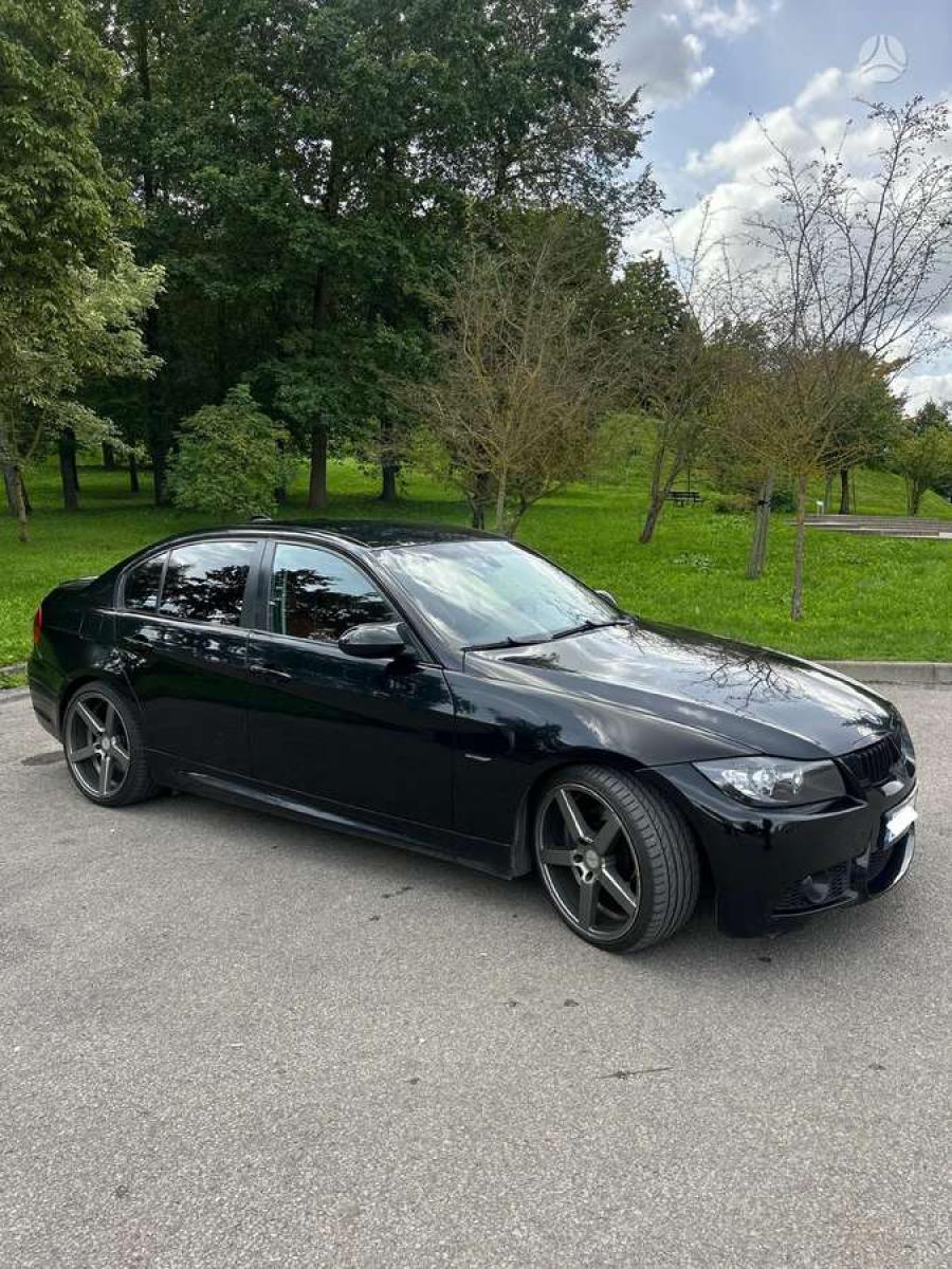 Black BMW 325 2008 in Siauliai, with an engine capacity of 2.50 L and mileage of 324 thousand km for 5399 €, photo 16 on AUTOMOTO.COM.LV