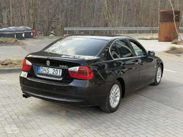 Melns BMW 325 2008 Viļņa, ar dzinēja tilpumu 2.50 L un nobraukumu 323 tūkst. km par 2000 €, foto 4 vietnē AUTOMOTO.COM.LV