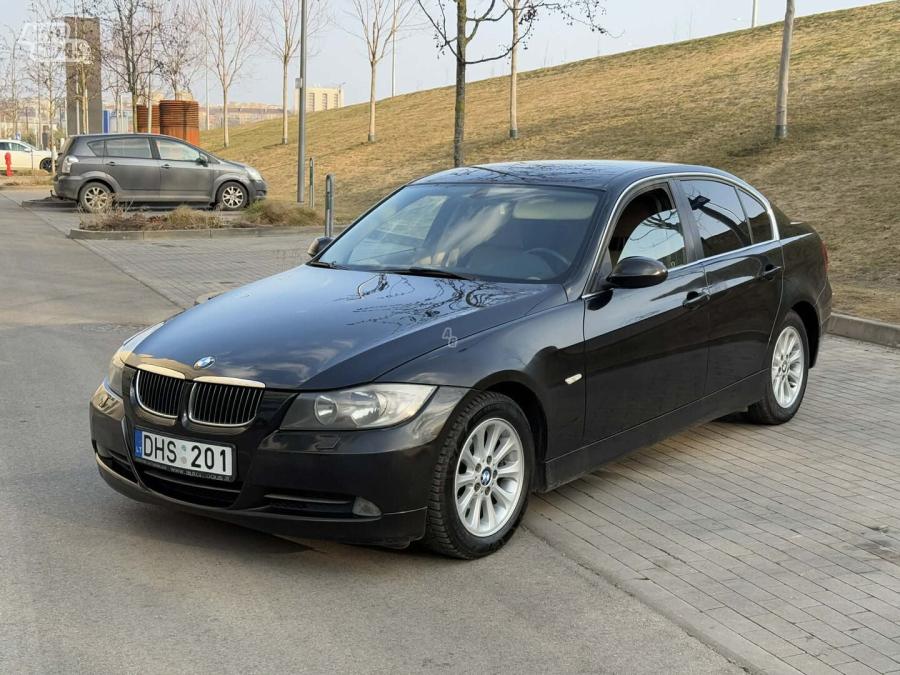 Black BMW 325 2008 in Vilnius, with an engine capacity of 2.50 L and mileage of 323 thousand km for 2000 €, photo 3 on AUTOMOTO.COM.LV