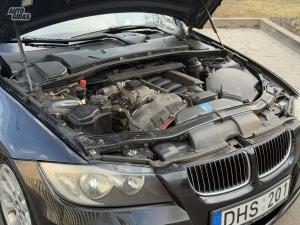 Black BMW 325 2008 in Vilnius, with an engine capacity of 2.50 L and mileage of 323 thousand km for 2000 €, photo 5 on AUTOMOTO.COM.LV
