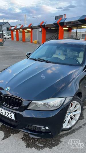 Melns BMW 325 2008 Viļņa, ar dzinēja tilpumu 3.00 L un nobraukumu 320 tūkst. km par 6300 €, foto  vietnē AUTOMOTO.COM.LV