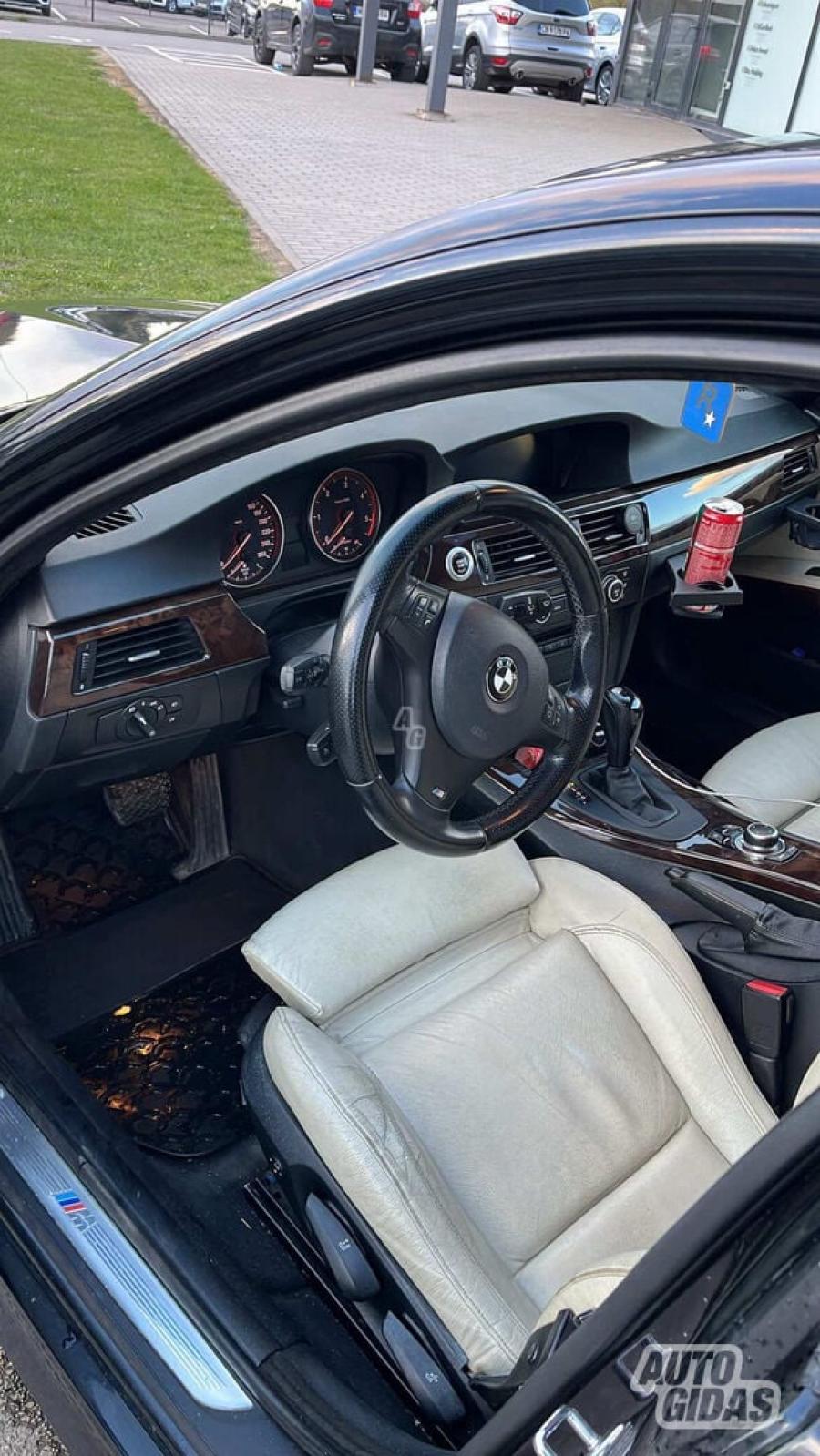 Melns BMW 325 2008 Viļņa, ar dzinēja tilpumu 3.00 L un nobraukumu 320 tūkst. km par 6300 €, foto 13 vietnē AUTOMOTO.COM.LV