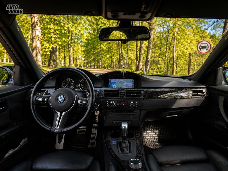 Melns BMW 325 2008 Viļņa, ar dzinēja tilpumu 3.00 L un nobraukumu 360 tūkst. km par 5350 €, foto 5 vietnē AUTOMOTO.COM.LV