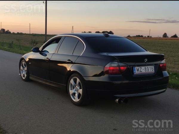 Black BMW 325 2008 in Preili, with an engine capacity of 3.00 L and mileage of 334 thousand km for 4950 €, photo 5 on AUTOMOTO.COM.LV