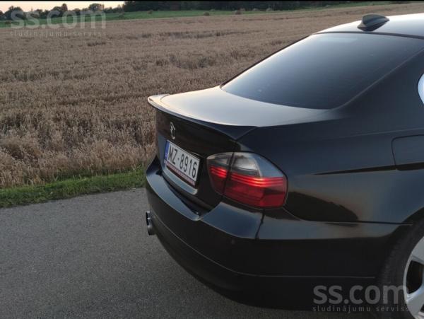 Black BMW 325 2008 in Preili, with an engine capacity of 3.00 L and mileage of 334 thousand km for 4950 €, photo 6 on AUTOMOTO.COM.LV