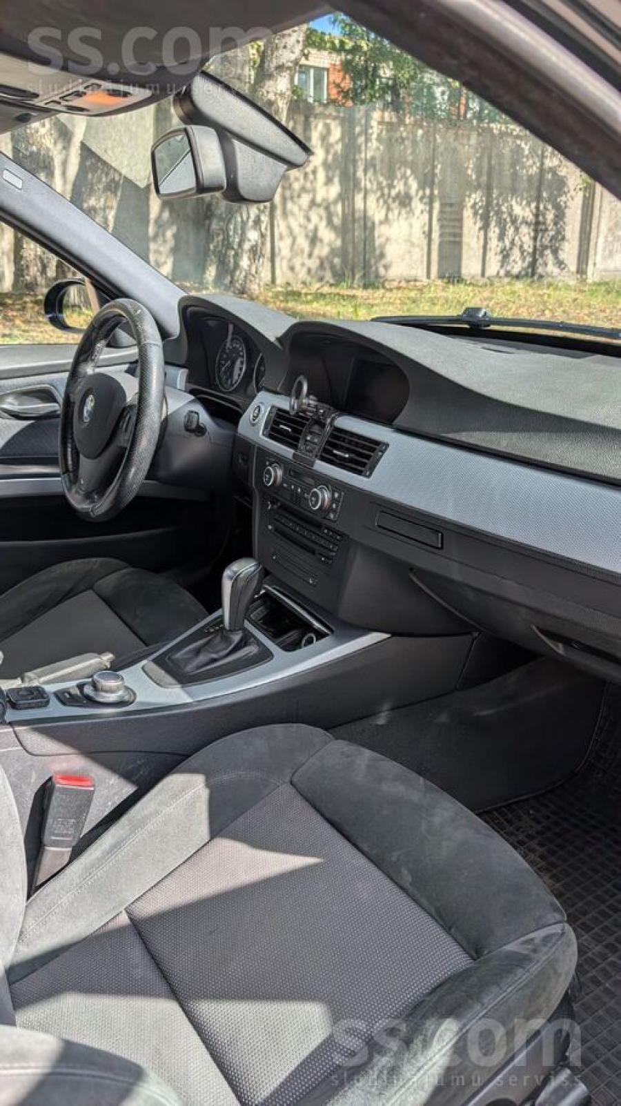Black BMW 325 2008 in Riga, with an engine capacity of 3.00 L and mileage of 360 thousand km for 6600 €, photo 6 on AUTOMOTO.COM.LV