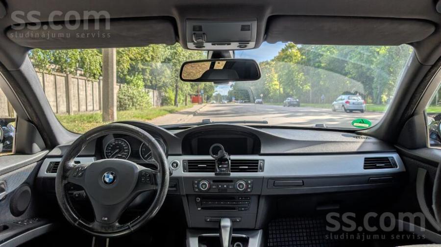 Black BMW 325 2008 in Riga, with an engine capacity of 3.00 L and mileage of 360 thousand km for 6600 €, photo 8 on AUTOMOTO.COM.LV