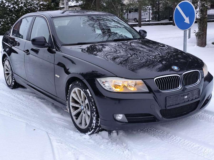 Black BMW 325 2009 in Panevezys, with an engine capacity of 2.99 L and mileage of 350 thousand km for 3888 €, photo 3 on AUTOMOTO.COM.LV