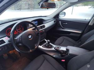 Black BMW 325 2009 in Panevezys, with an engine capacity of 2.99 L and mileage of 350 thousand km for 3888 €, photo 9 on AUTOMOTO.COM.LV