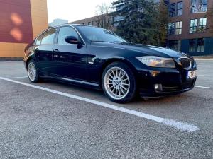 Black BMW 325 2009 in Vilnius, with an engine capacity of 3.00 L and mileage of 284 thousand km for 6000 €, photo 2 on AUTOMOTO.COM.LV