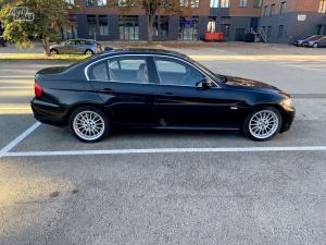 Black BMW 325 2009 in Vilnius, with an engine capacity of 3.00 L and mileage of 284 thousand km for 6000 €, photo 3 on AUTOMOTO.COM.LV