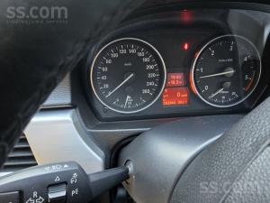 Melns BMW 325 2009 Daugavpils, ar dzinēja tilpumu 3.00 L un nobraukumu 283 tūkst. km par 6500 €, foto 7 vietnē AUTOMOTO.COM.LV