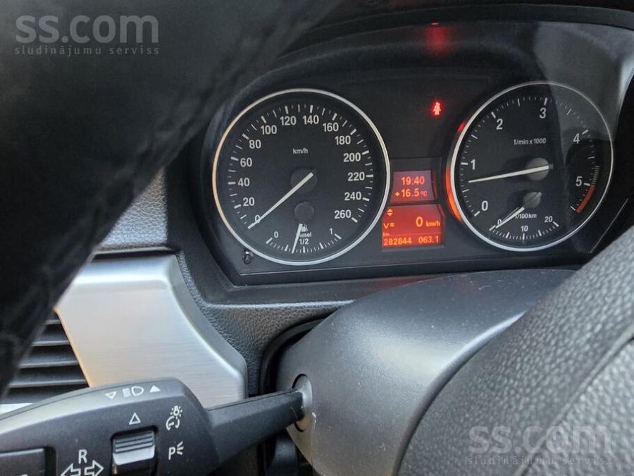 Melns BMW 325 2009 Daugavpils, ar dzinēja tilpumu 3.00 L un nobraukumu 283 tūkst. km par 6500 €, foto 7 vietnē AUTOMOTO.COM.LV
