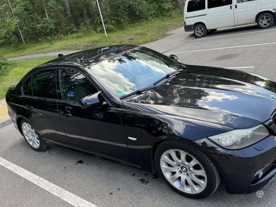 Black BMW 325 2009 in Vilnius, with an engine capacity of 2.99 L and mileage of 338 thousand km for 6990 €, photo 1 on AUTOMOTO.COM.LV
