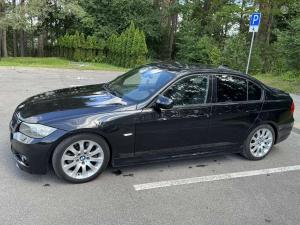 Black BMW 325 2009 in Vilnius, with an engine capacity of 2.99 L and mileage of 338 thousand km for 6990 €, photo 3 on AUTOMOTO.COM.LV