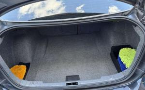 Black BMW 325 2009 in Vilnius, with an engine capacity of 2.99 L and mileage of 338 thousand km for 6990 €, photo 8 on AUTOMOTO.COM.LV