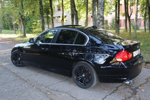 Melns BMW 325 2009 Šauļi, ar dzinēja tilpumu 2.50 L un nobraukumu 257 tūkst. km par 6750 €, foto 9 vietnē AUTOMOTO.COM.LV