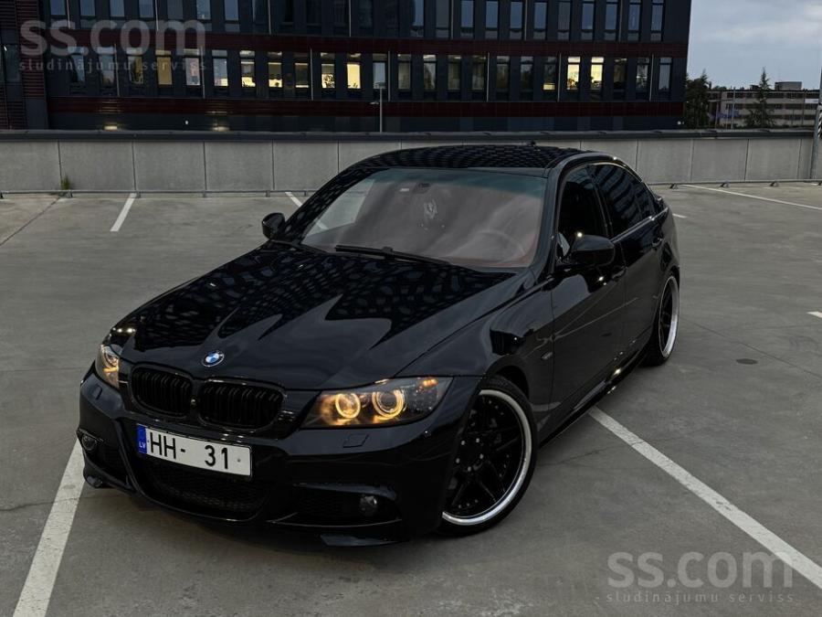 Black BMW 325 2009 in Riga, with an engine capacity of 3.00 L and mileage of 256 thousand km for 9900 €, photo 1 on AUTOMOTO.COM.LV