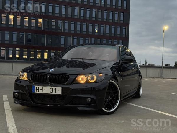 Black BMW 325 2009 in Riga, with an engine capacity of 3.00 L and mileage of 256 thousand km for 9900 €, photo 3 on AUTOMOTO.COM.LV