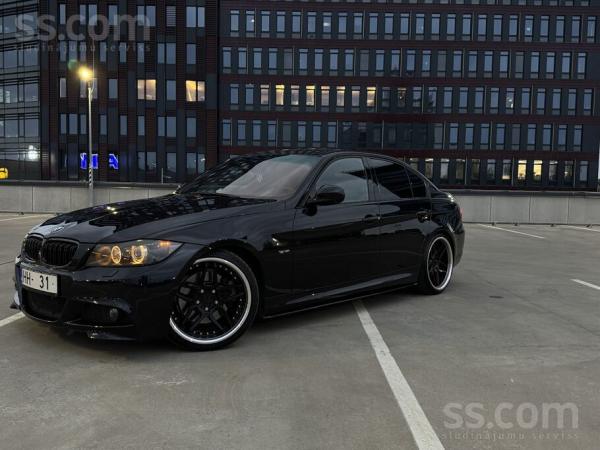 Black BMW 325 2009 in Riga, with an engine capacity of 3.00 L and mileage of 256 thousand km for 9900 €, photo 5 on AUTOMOTO.COM.LV
