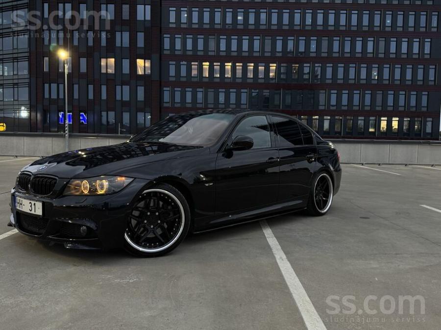 Black BMW 325 2009 in Riga, with an engine capacity of 3.00 L and mileage of 256 thousand km for 9900 €, photo 5 on AUTOMOTO.COM.LV