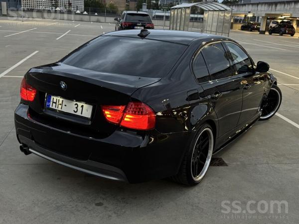 Black BMW 325 2009 in Riga, with an engine capacity of 3.00 L and mileage of 256 thousand km for 9900 €, photo 7 on AUTOMOTO.COM.LV
