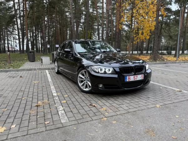 Черный БМВ 325 2010 в Рига, объемом двигателя 3.00 л и пробегом 220 тыс. км за 2800 €, фото 2 на AUTOMOTO.COM.LV