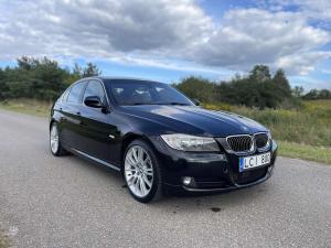 Black BMW 325 2010 in Vilnius, with an engine capacity of 2.99 L and mileage of 295 thousand km for 6280 €, photo 6 on AUTOMOTO.COM.LV