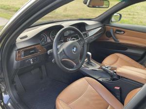 Black BMW 325 2010 in Vilnius, with an engine capacity of 2.99 L and mileage of 295 thousand km for 6280 €, photo 7 on AUTOMOTO.COM.LV