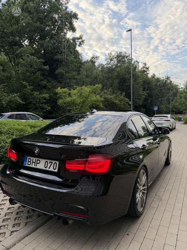 Melns BMW 325 2017 Viļņa, ar dzinēja tilpumu 2.00 L un nobraukumu 227 tūkst. km par 17000 €, foto 5 vietnē AUTOMOTO.COM.LV