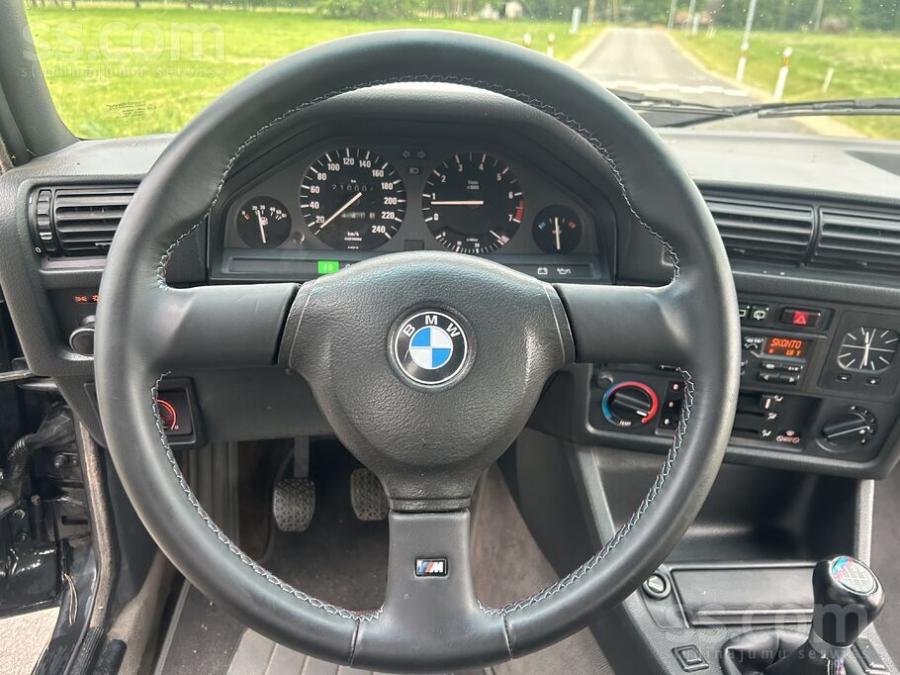 Black BMW 325 1991 in Riga, with an engine capacity of 2.50 L and mileage of 209 thousand km for 14800 €, photo 8 on AUTOMOTO.COM.LV