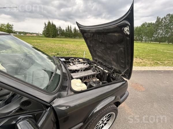 Black BMW 325 1991 in Riga, with an engine capacity of 2.50 L and mileage of 209 thousand km for 14800 €, photo 10 on AUTOMOTO.COM.LV