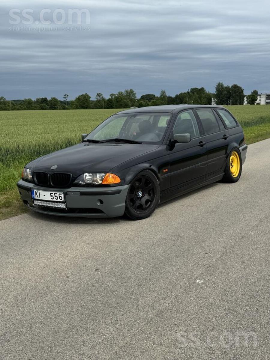 Black BMW 325 2001 in Bauska, with an engine capacity of 2.50 L and mileage of 371 thousand km for 2950 €, photo 1 on AUTOMOTO.COM.LV